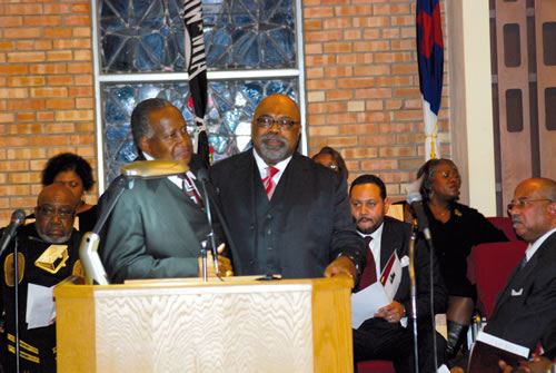 Rev. Dr. Robert Wilson prepares to address the Wisconsin General ...